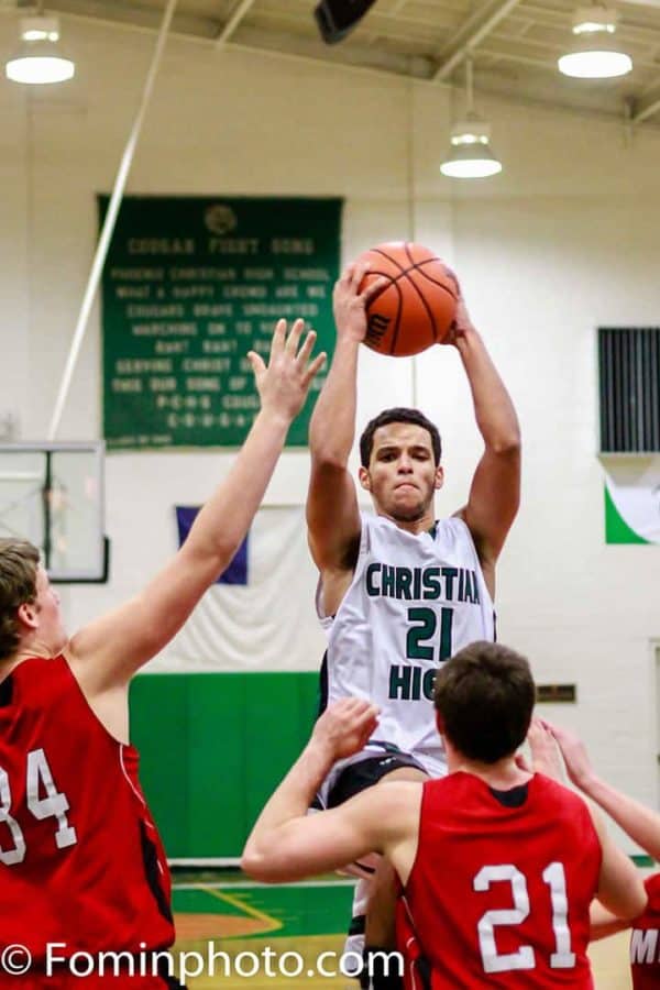 20 Tips for Photographing Youth Basketball - Improve Photography